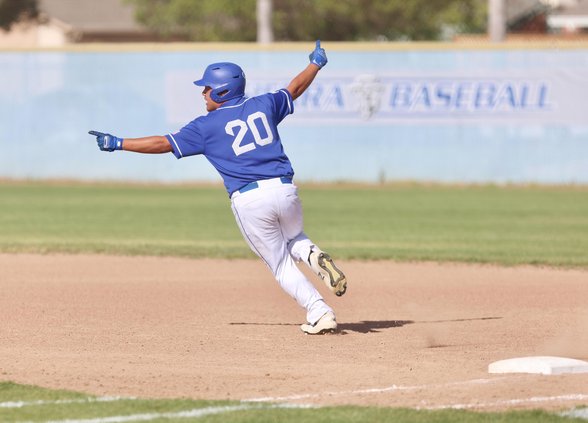 Sierra outslugs Manteca for series win - Manteca Bulletin