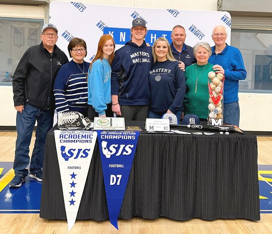 Ripon Christian’s Kowes, Reif sign with NAIA schools - Manteca Bulletin