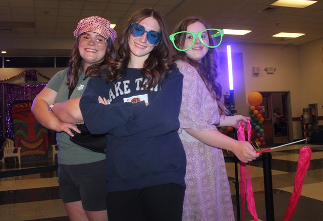 Sober Grad Night Draws Over 100 For Food, Fun - Escalon Times