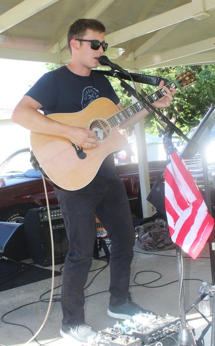 Community Embraces USA With OES Saturday Bash - Oakdale Leader