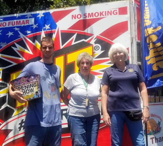 Lathrop Rotary fireworks booth supports community - Manteca Bulletin