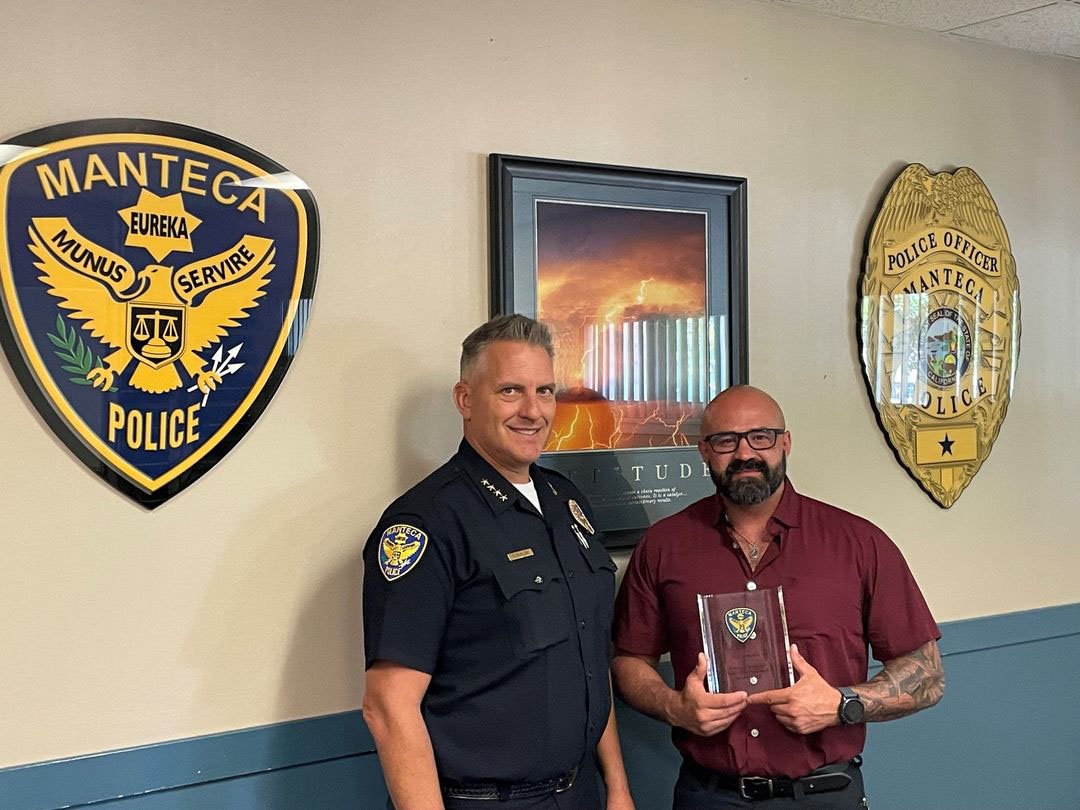 Eric Esparza honored as MPD officer of the quarter - Manteca Bulletin