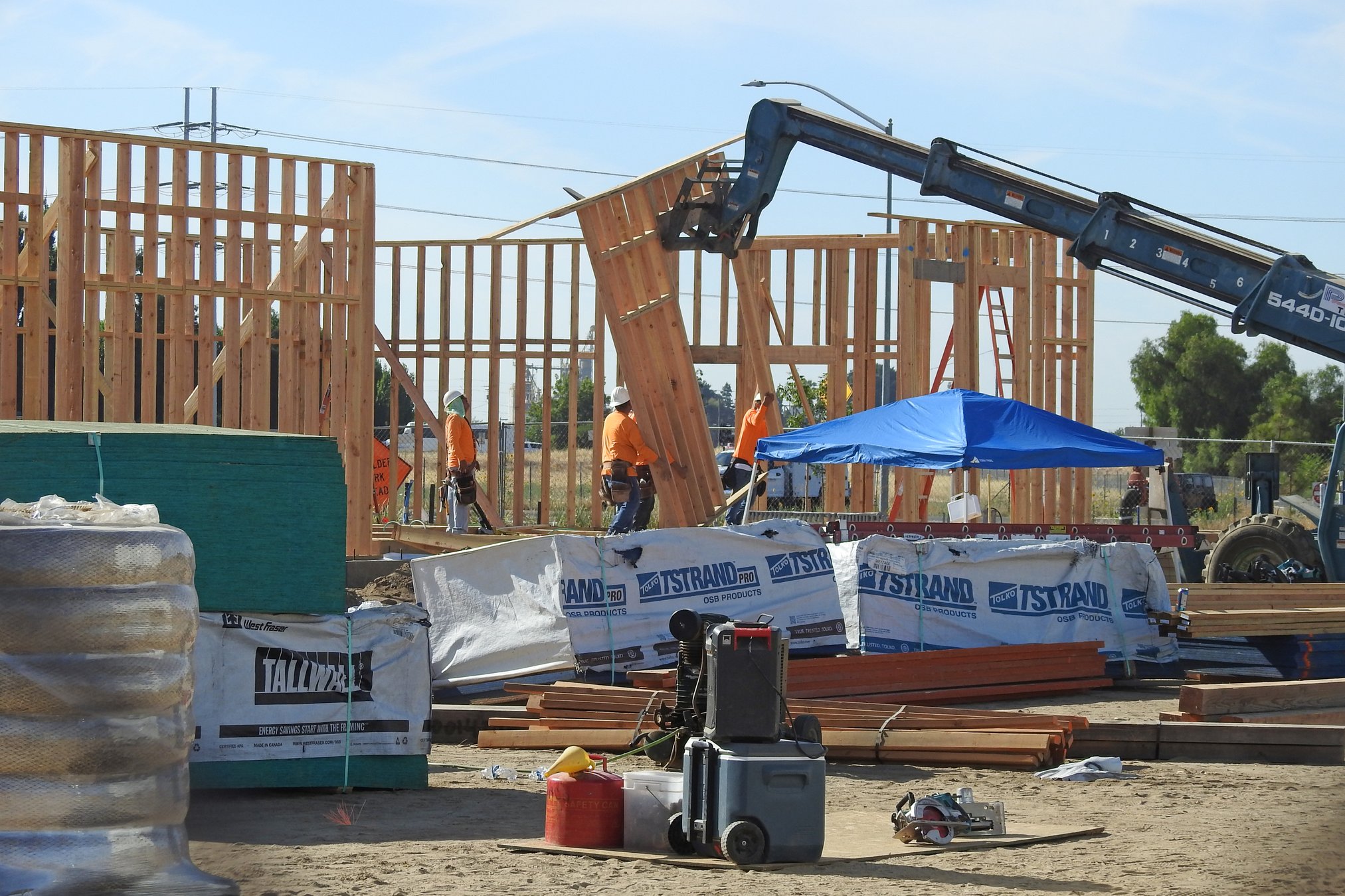 Ceres Gateway Center’s biggest project, a hotel, under construction ...