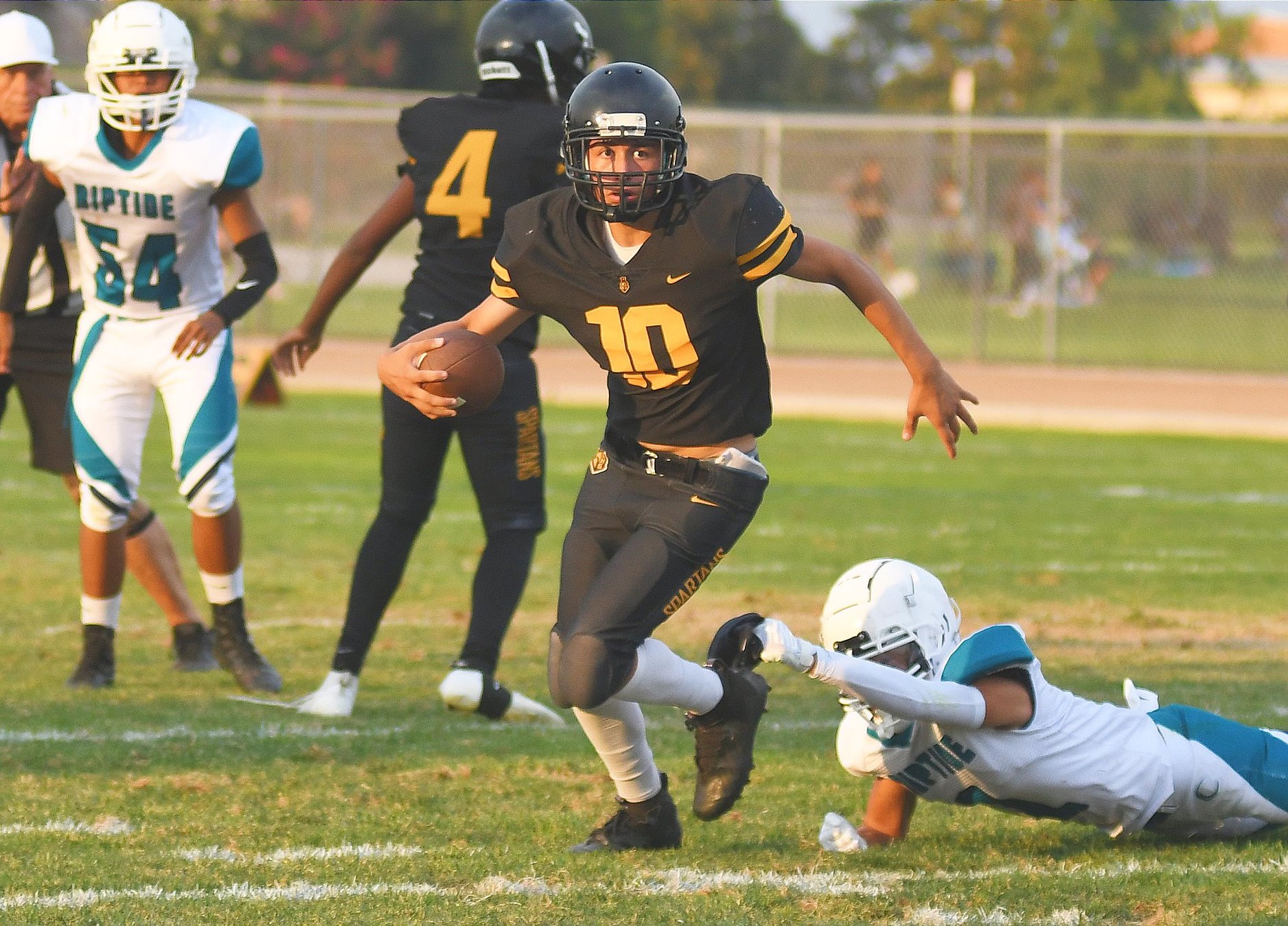 River Islands loses thriller at Lathrop in 1st-ever football game ...