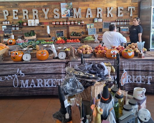 Perry’s country store offers pumpkin patch - Manteca Bulletin