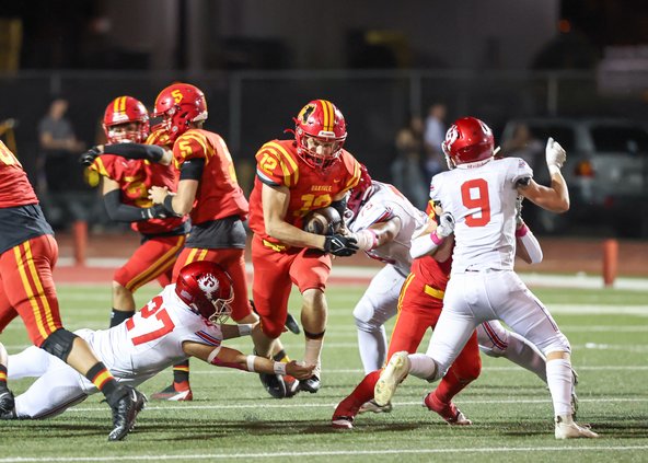 Football Mustangs Corral Win For Homecoming Crowd - Oakdale Leader