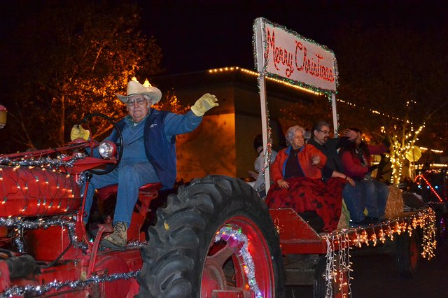 Holiday tradition continues - Turlock Journal