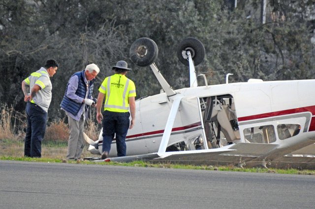 Pilot of small plane walks away from runway crash - Ceres Courier