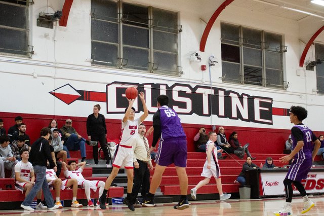 Reds boys’ basketball finds their trust in ball - Westside Connect