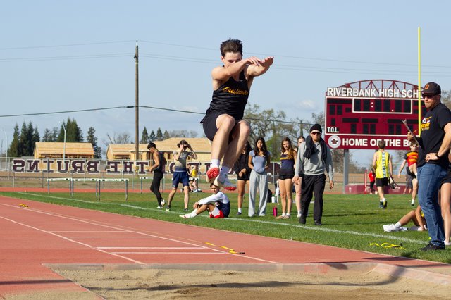 Warriors track team takes home first place medal at county championship ...