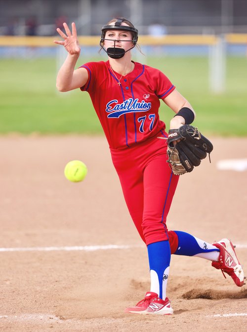 Lancers crush Sierra in league opener - Manteca Bulletin