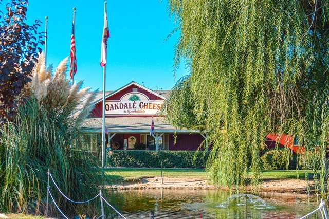 DID YOU SAY CHEESE? . . . - Manteca Bulletin