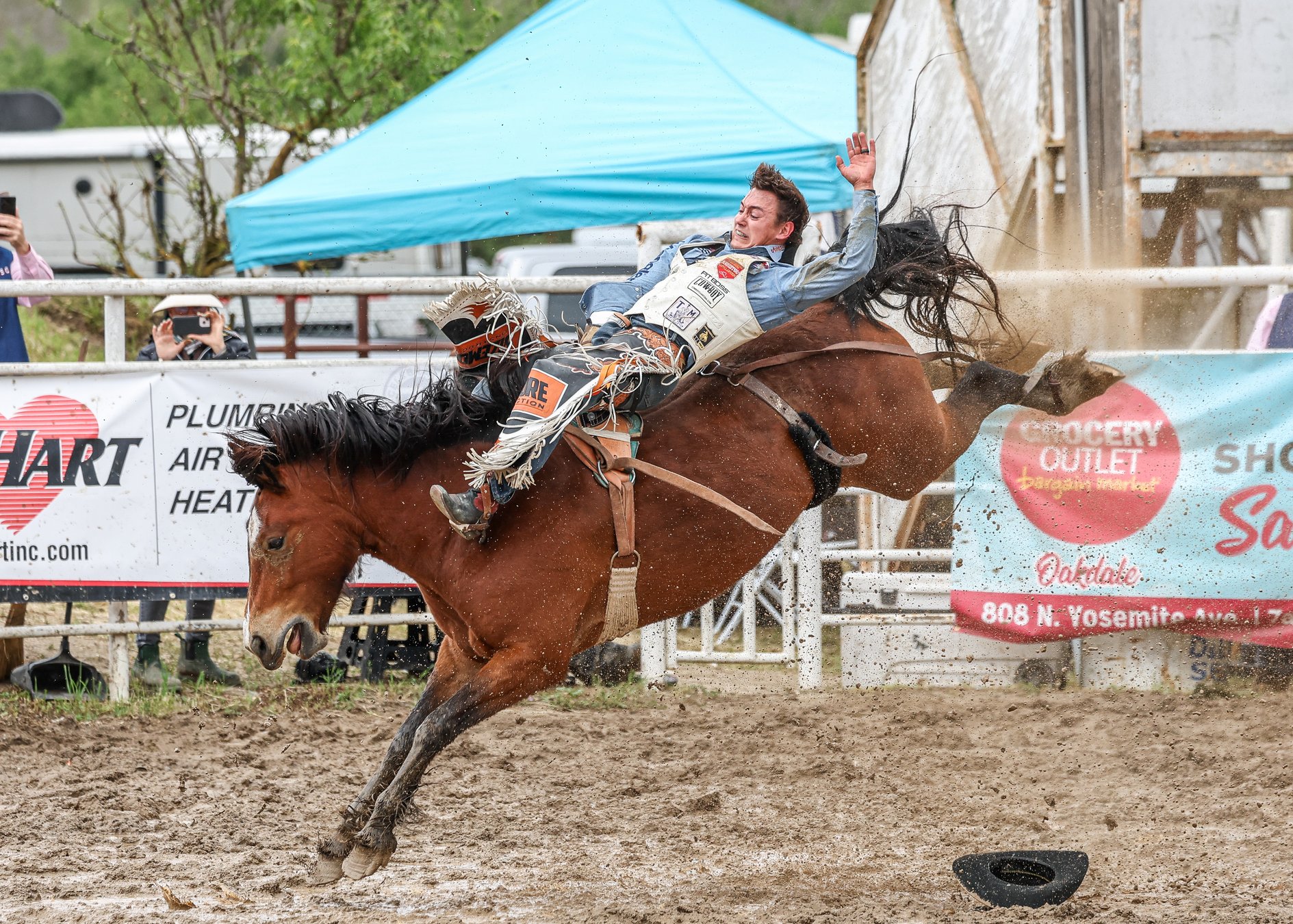 Annual spectacle ropes in thousands at Saddle Club arena - Oakdale Leader