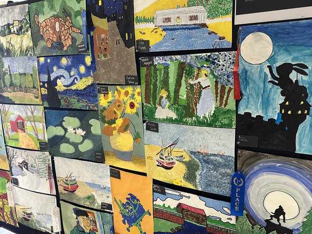 Eighth grade art show sees high attendance - Oakdale Leader