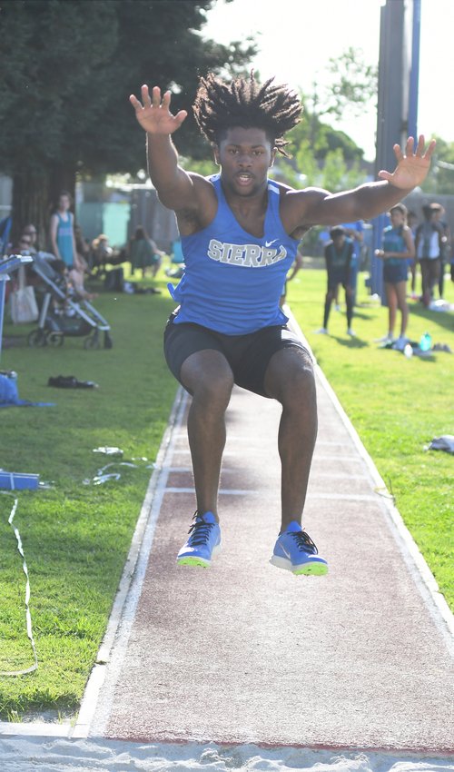 Hurdlers head local SJS Masters qualifiers - Manteca Bulletin