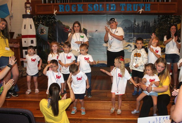 Dozens enjoy VBS fun at Presbyterian Church - Escalon Times