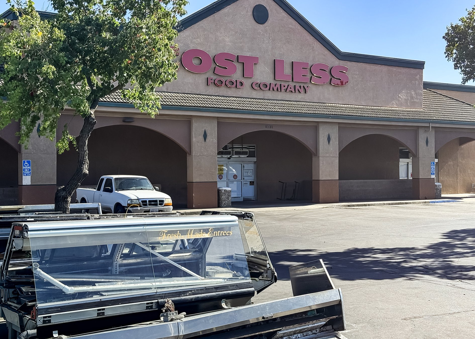 Opening the doors at Riverbank Cost Less - Riverbank News