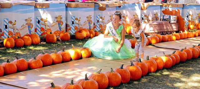 PUMPKIN FAIR ROLLS INTO DOWNTOWN MANTECA - Manteca Bulletin