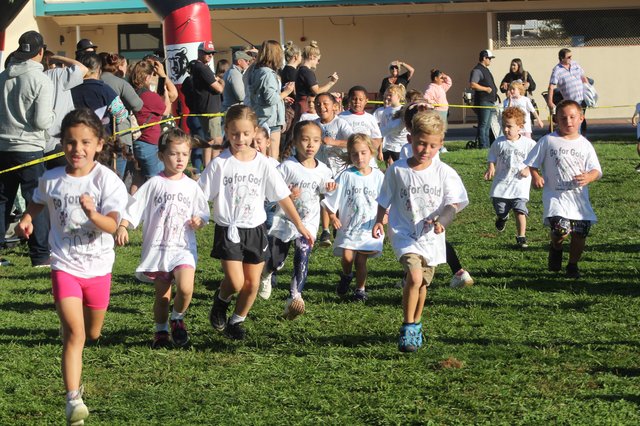 Kids hit the track for elementary jog-a-thons - Oakdale Leader