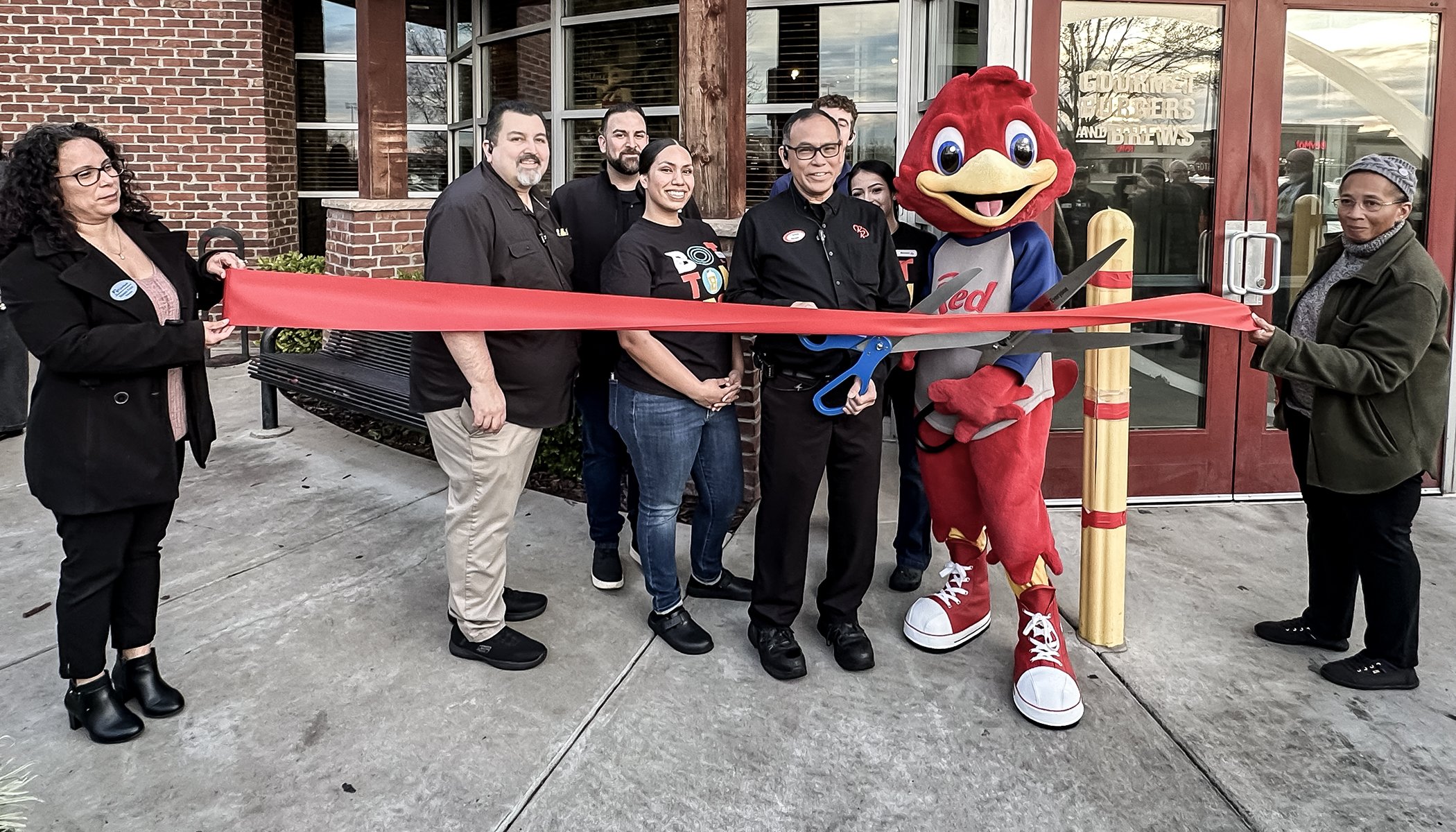 RED ROBIN RIBBON - Riverbank News