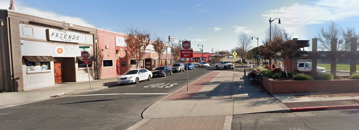 Manteca’s shortest street and city’s smallest park - Manteca Bulletin