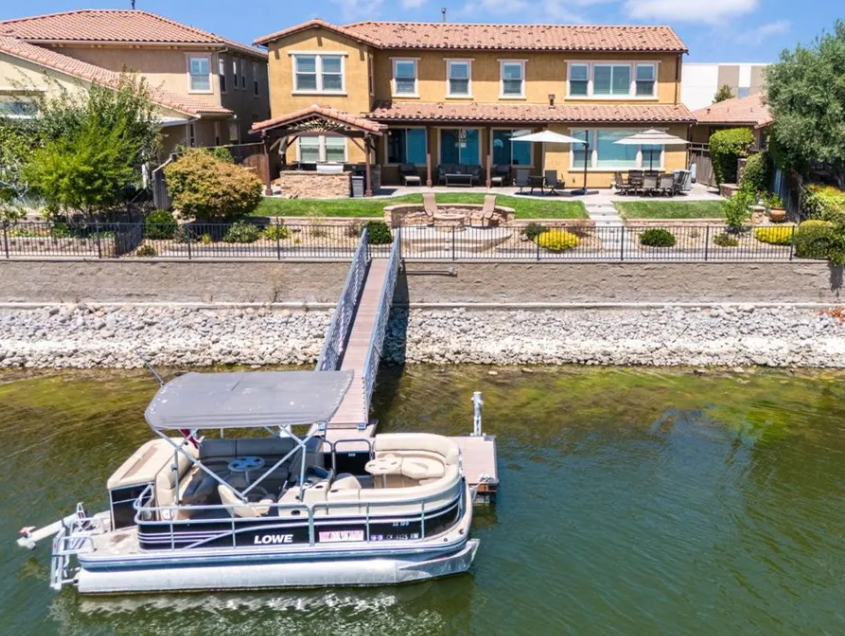 HOTTEST HOMES IN MANTECA MARKET ARE ON THE WATER - Manteca Bulletin