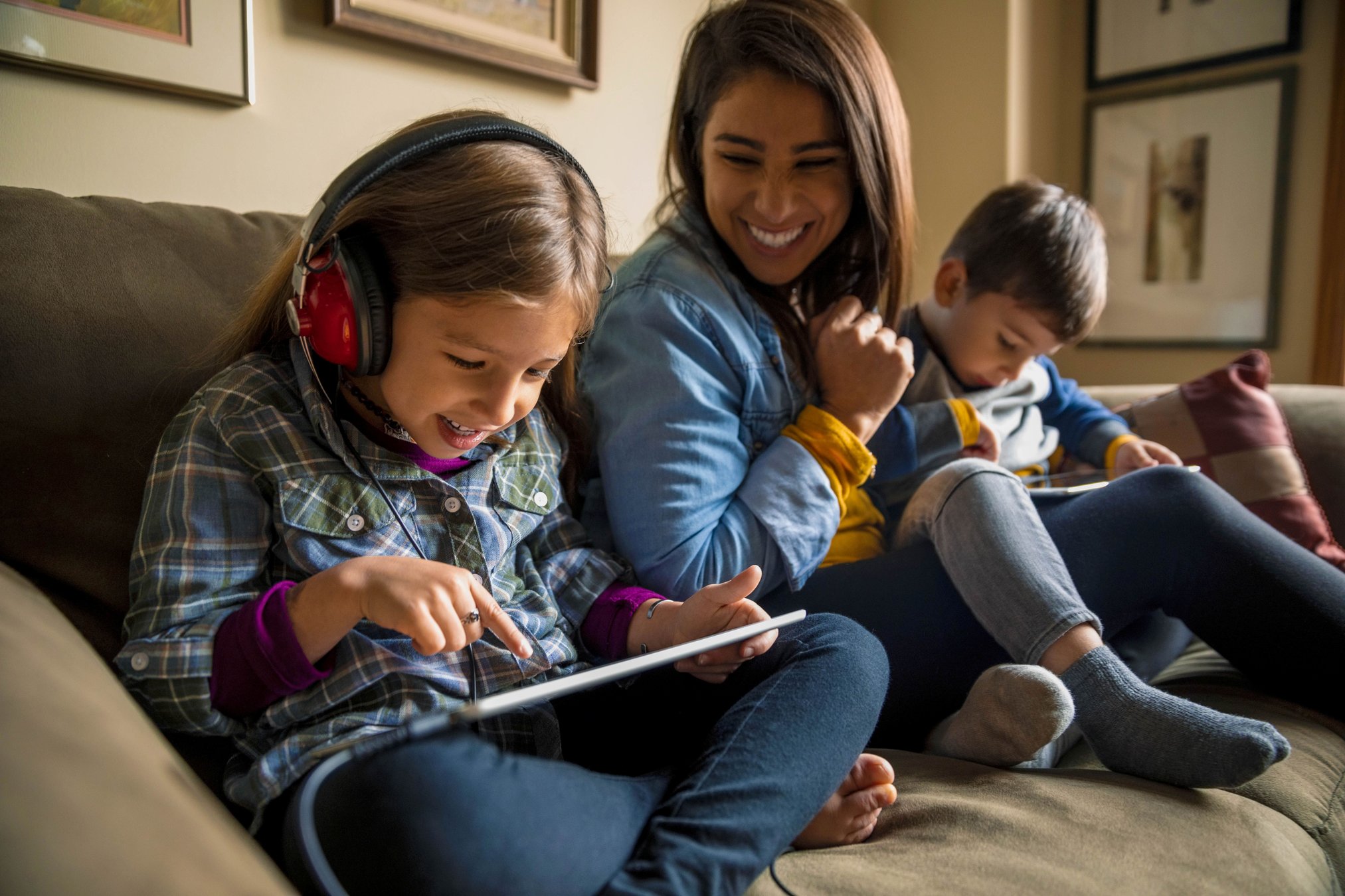 What Parents Can Do To Control Kids’ Screen Time - Oakdale Leader