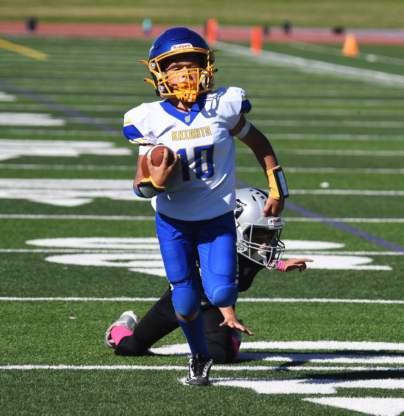 YOUTH: Raiders fend off Ripon Knights JV - Manteca Bulletin