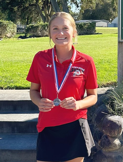 ROUNDUP: Knights coast past Twelve Bridges to advance in volleyball ...