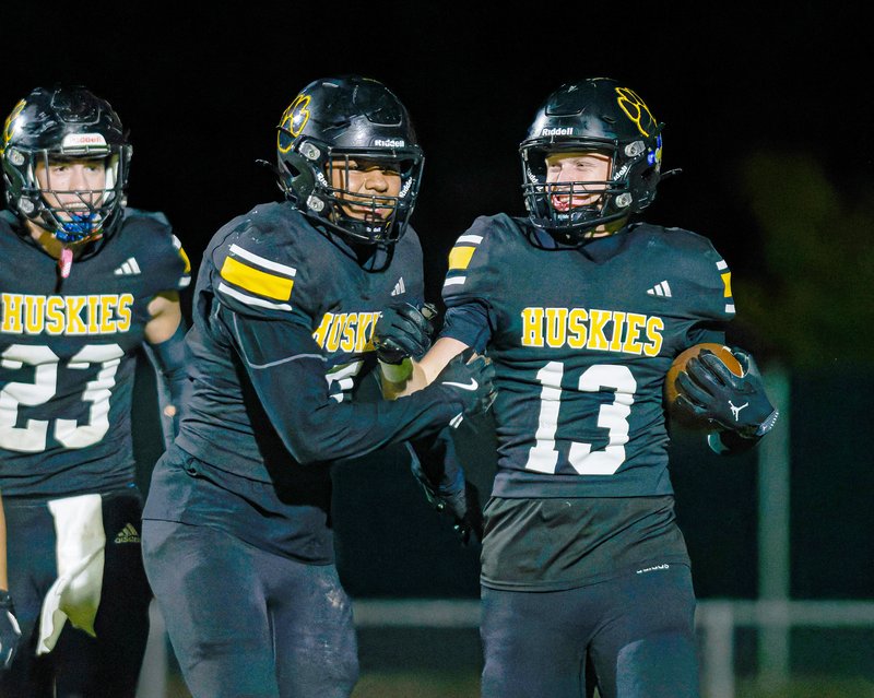 Huskies handle business against Pioneer in D-4 playoff opener - Turlock ...