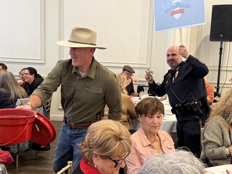 Turlockers help Salvation Army ring in the season - Turlock Journal