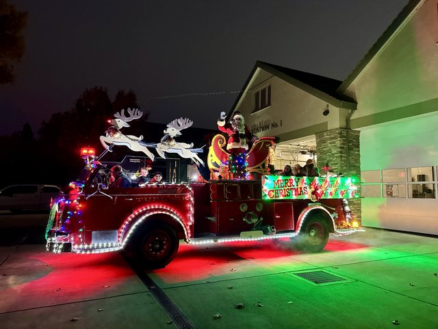 Here comes Santa Claus: Fire Truck Santa program continues its decades ...