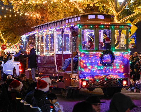 Christmas parade lights up Turlock’s downtown - Turlock Journal