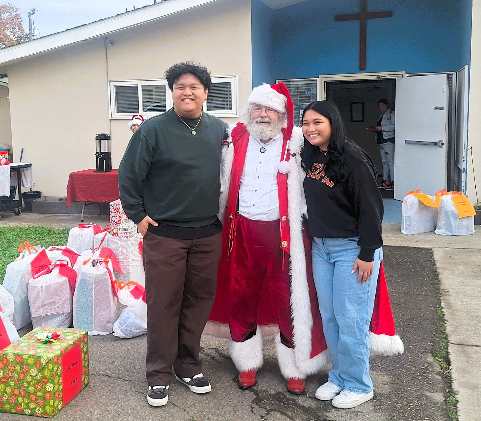 Siblings help bring Christmas to homeless families - Manteca Bulletin