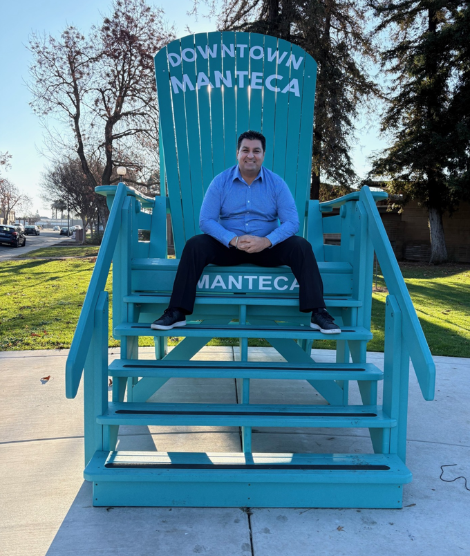 BIG THINGS COMING . . . - Manteca Bulletin