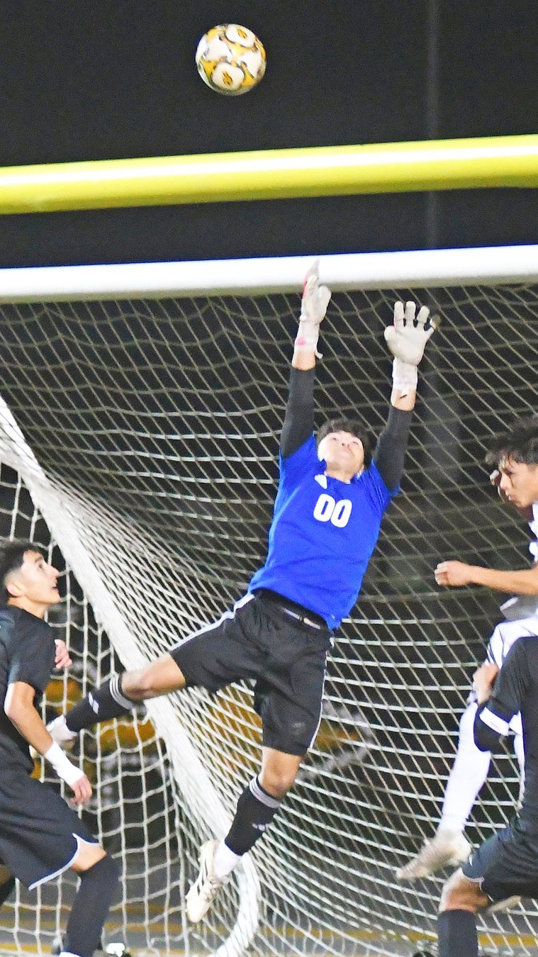 CV girls pile up soccer victories - Ceres Courier